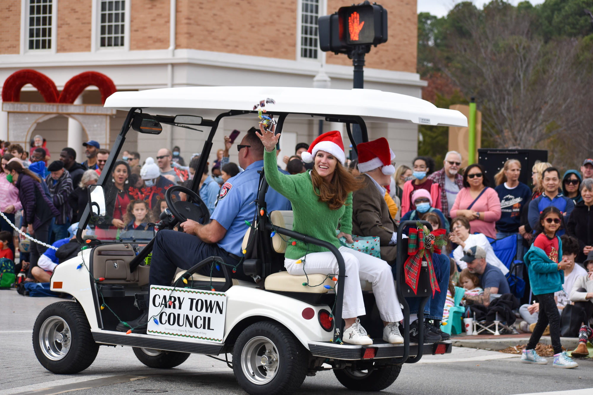Photos: 2021 Cary Jaycees Christmas Parade – CaryCitizen